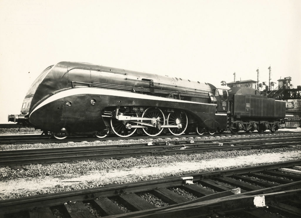 streamlined Locomotive model PLM 232-U1 1940 : selectionphoto.com