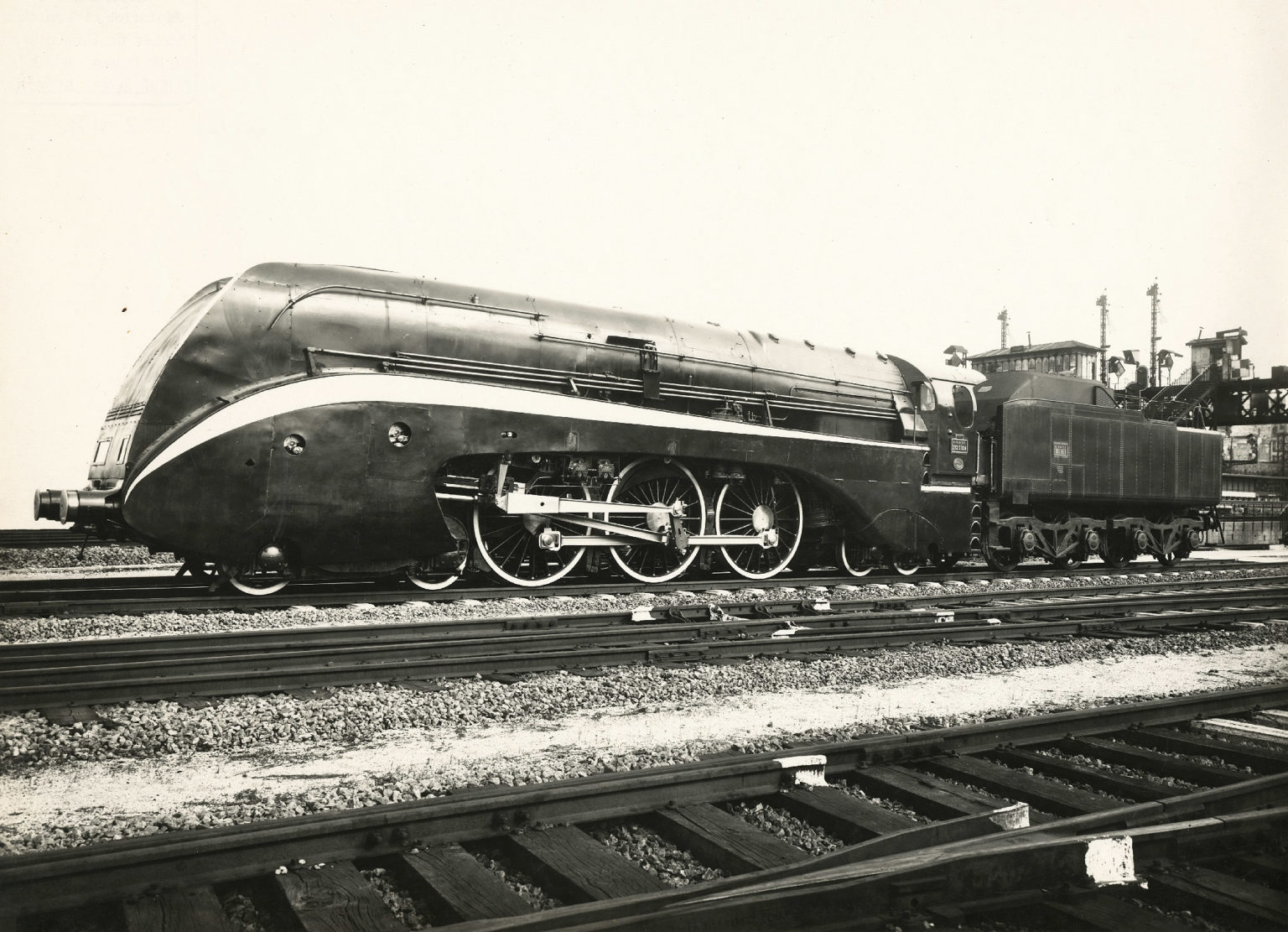 Motrice CARÉNÉE modèle PLM 232-U1 de 1940 : selectionphoto.com